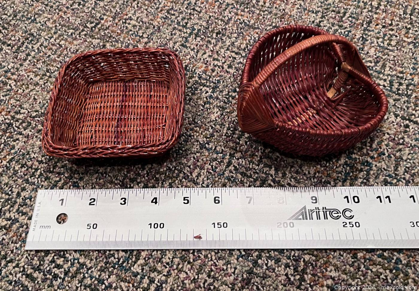 20 handwoven wicker and poultry-form baskets | Maxsold