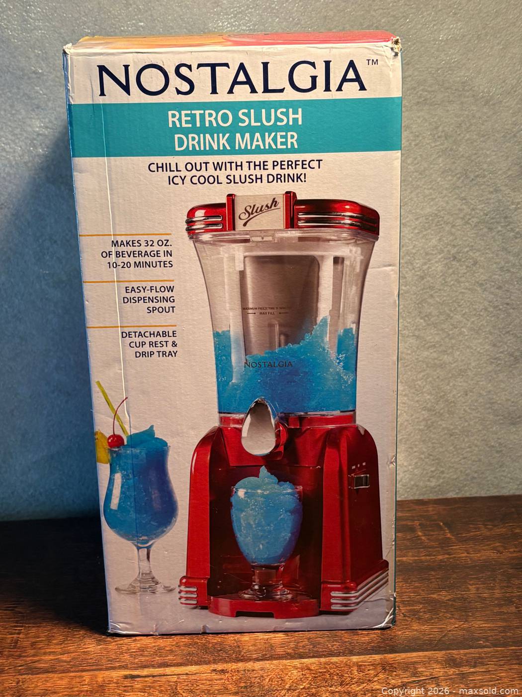 Nostalgia Retro Slush Drink Maker in box | Maxsold