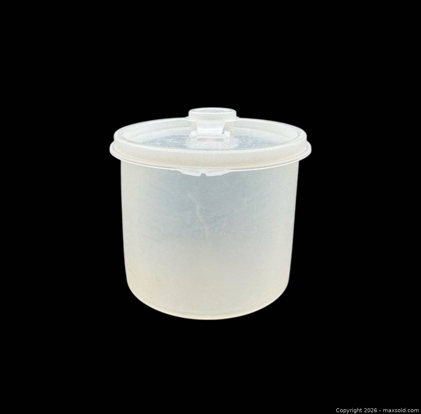 Tupperware clear round plastic container with pour lid 3.5 in | Maxsold
