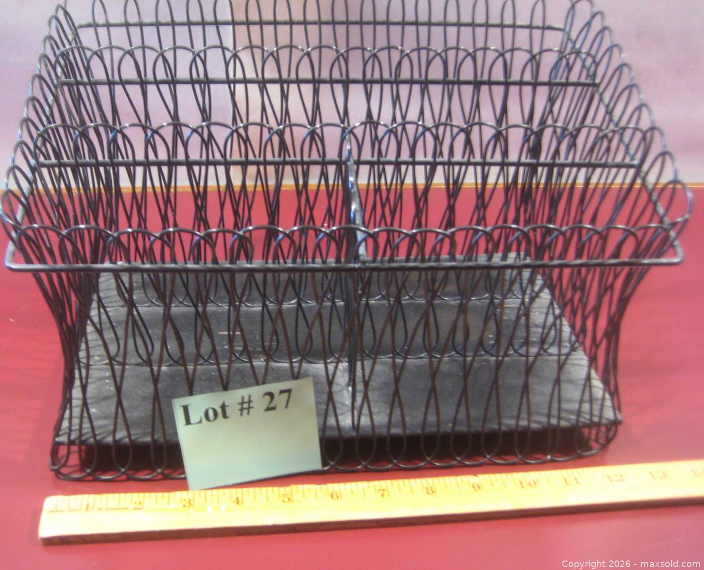 Metal wire desk organizer | Maxsold