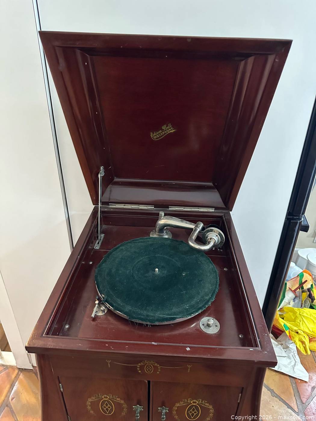 Edison Bell Discaphone Parlour Gramophone | Maxsold