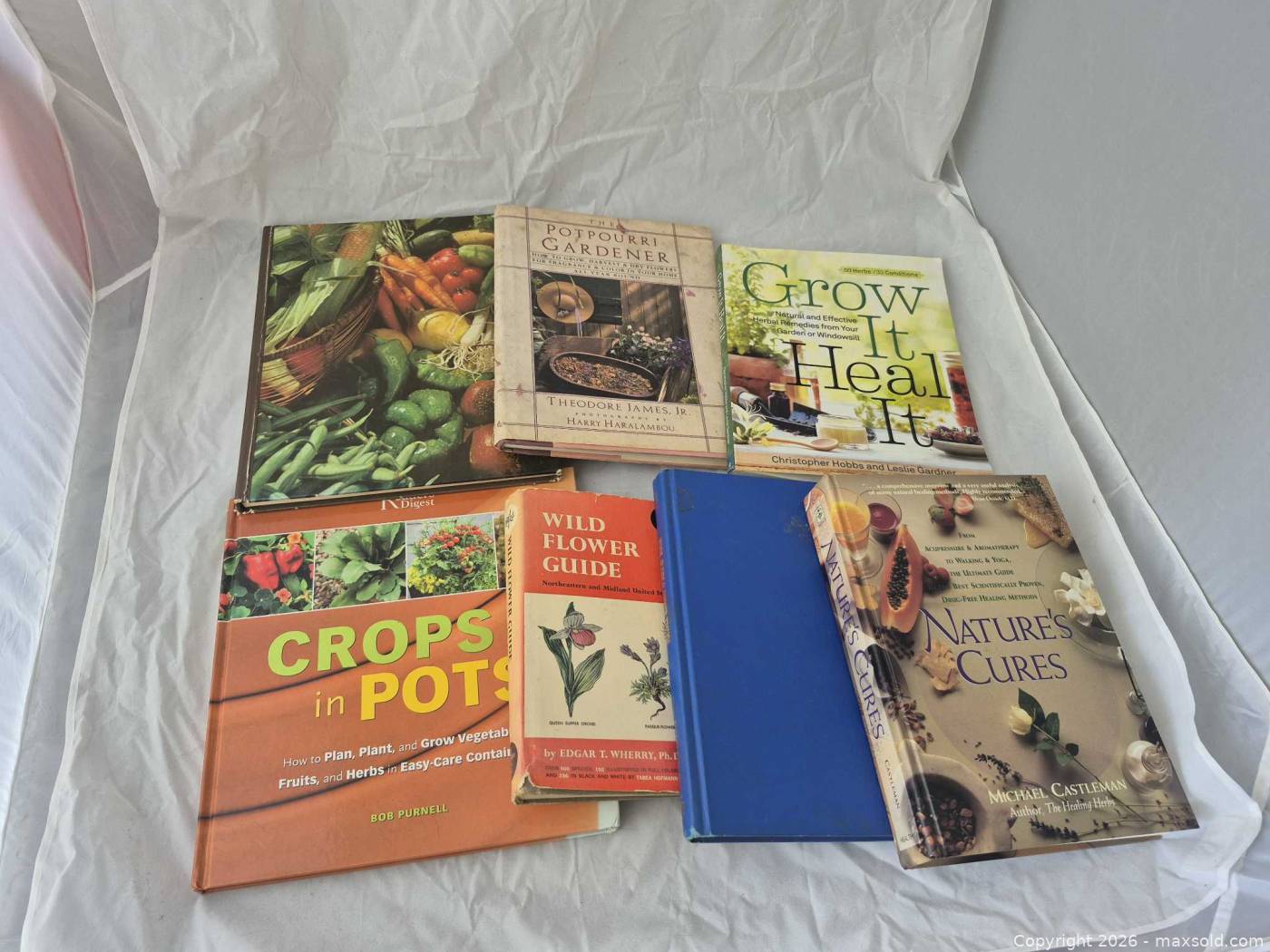 Mixed lot gardening reference books | Maxsold