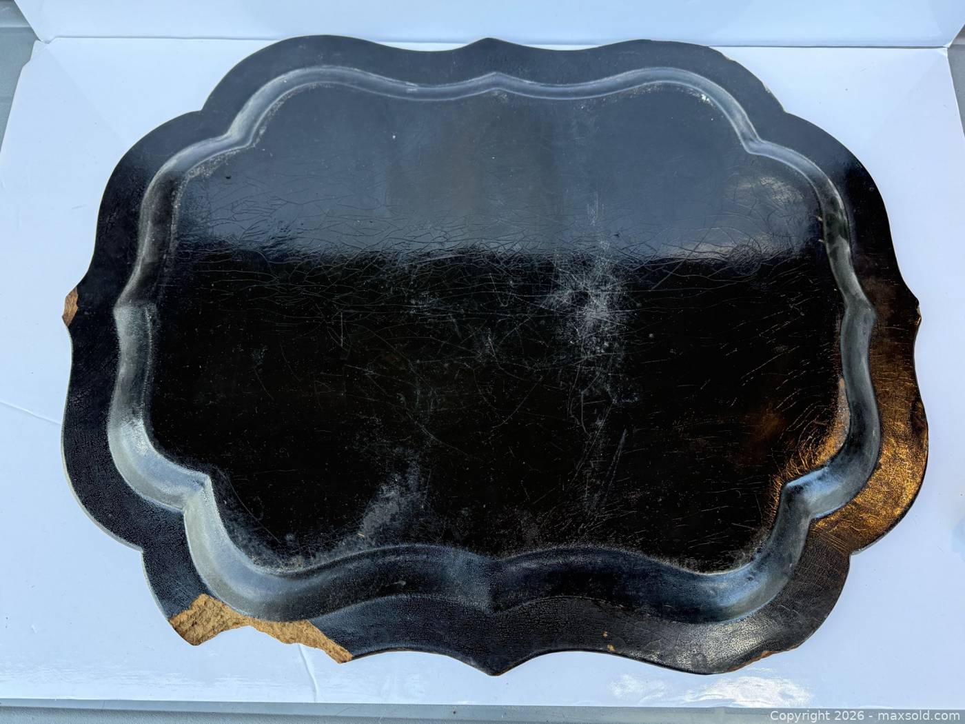 Victorian black lacquer papier-mâché tray | Maxsold