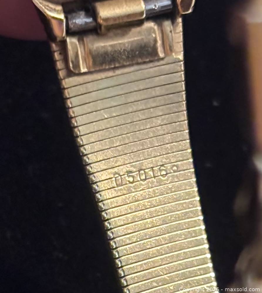 Three Seiko ladies quartz watches | Maxsold