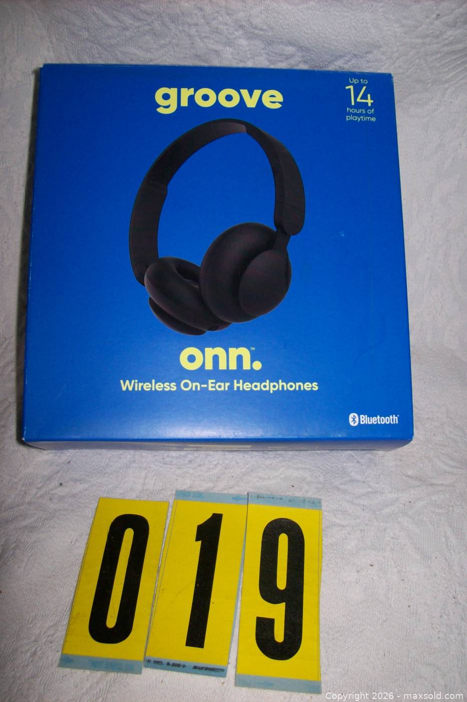 Groove Onn wireless on-ear headphones new | Maxsold