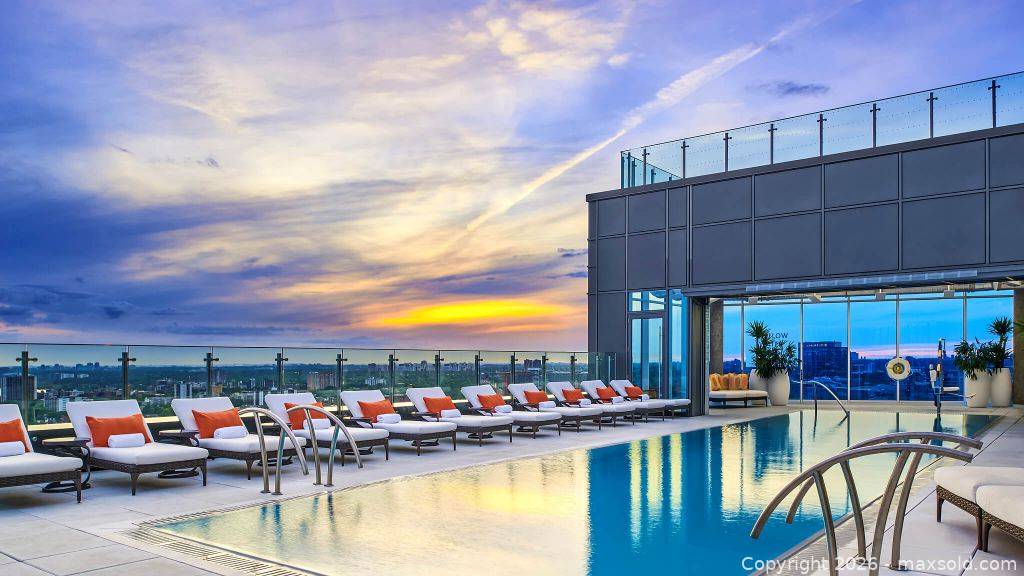 Hotel X Toronto one-night King Deluxe stay certificate | Maxsold