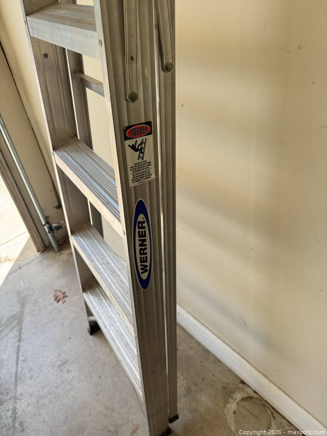 Werner 6 ft Aluminum Step Ladder | Maxsold