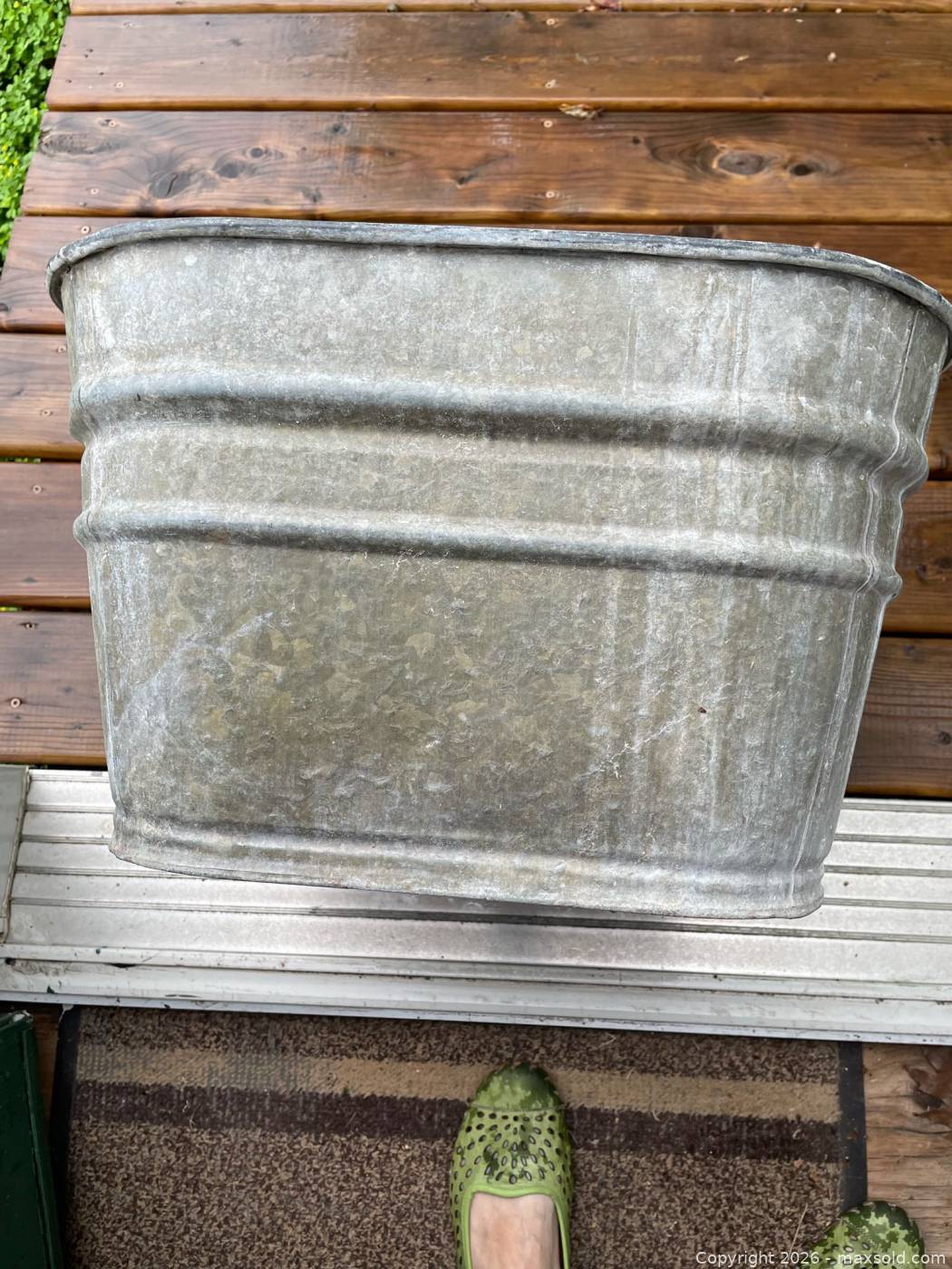 Galvanized metal wash tub | Maxsold