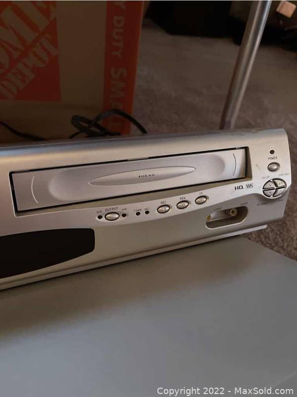 Emerson And Philips Dvd Vhs Combo Players With Vhs Cases And Remotes