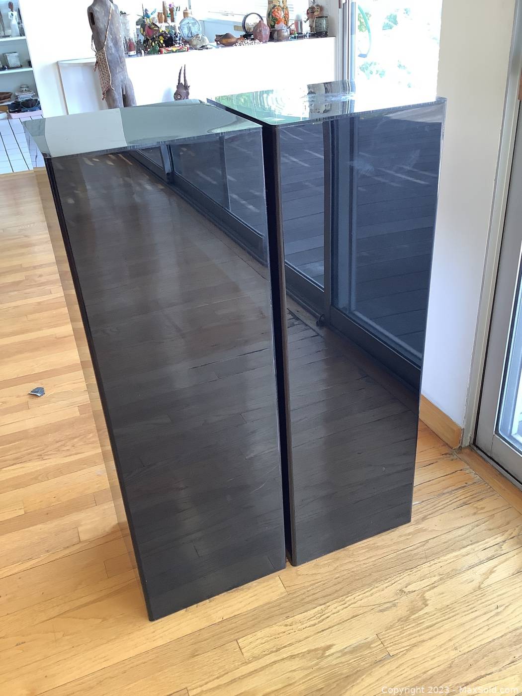 Acrylic Pillars and Display Pedestals Set | Maxsold