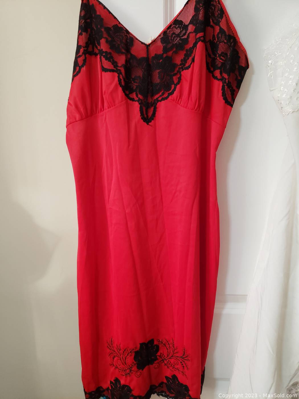 Vintage Full Slips in Assorted Styles and Sizes | Maxsold