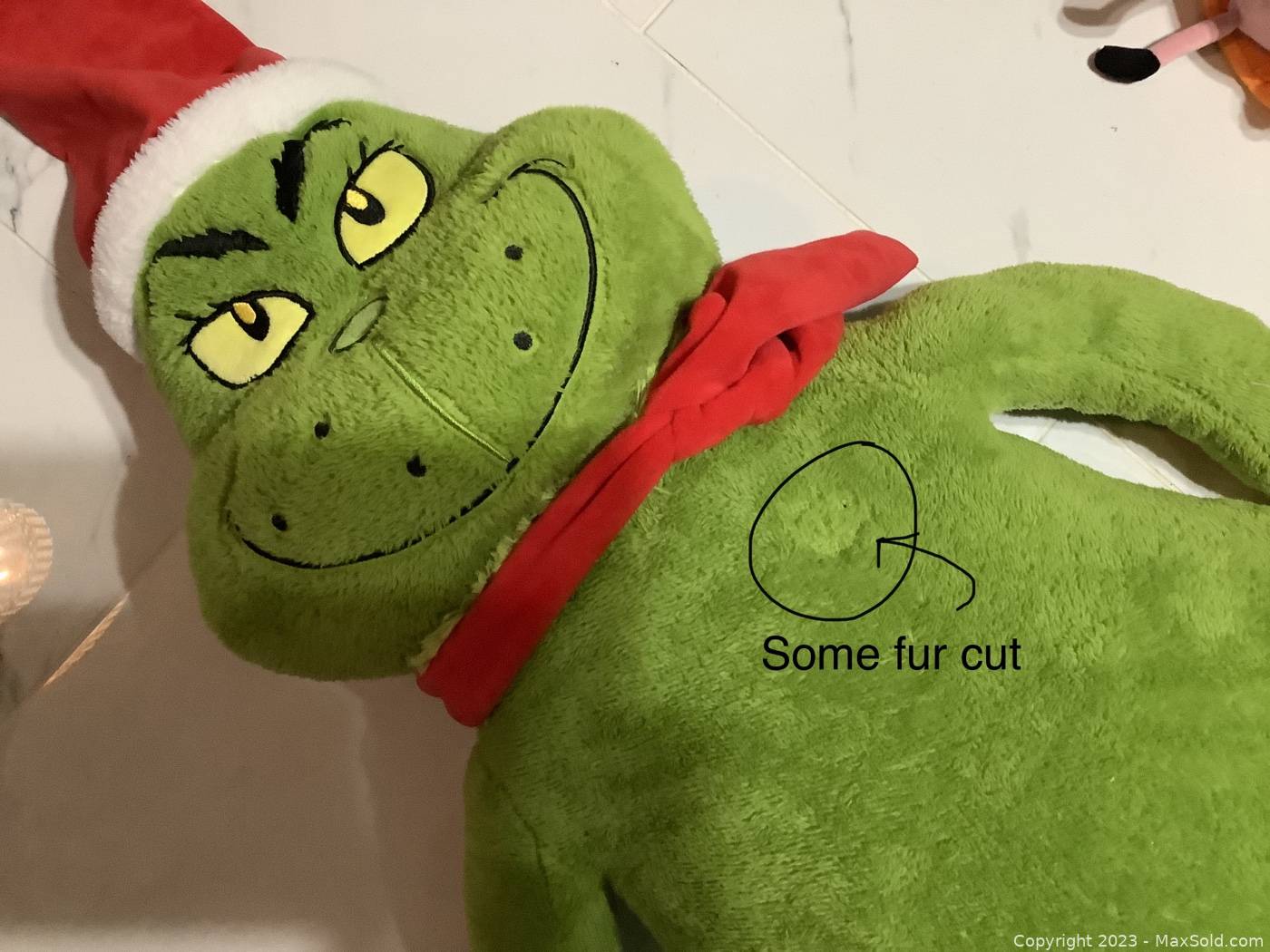 Assorted Stuffed Animals Including Large Grinch Plush | Maxsold