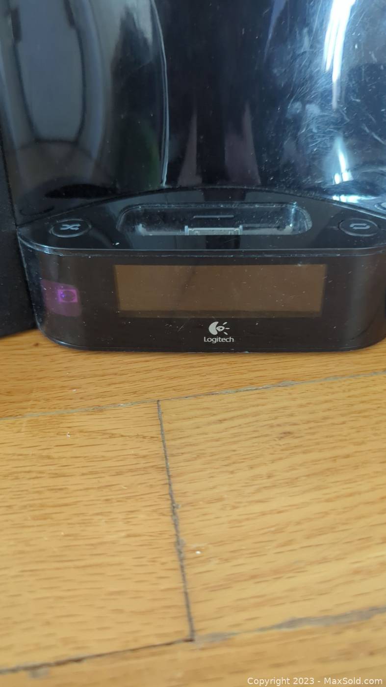 Logitech Pure-Fi Dream 2.0 Speaker System for iPod/iPhone | Maxsold