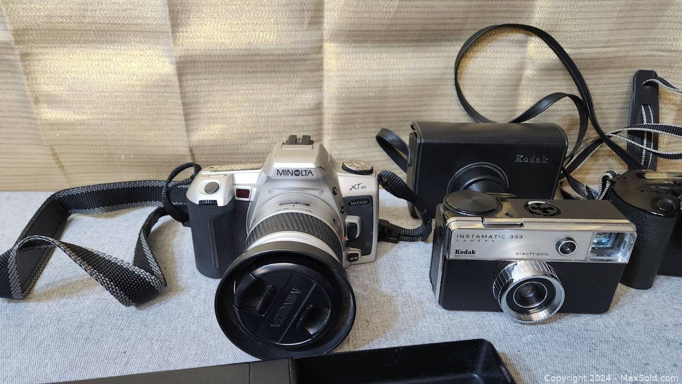 Lot of Vintage Pre-Digital Cameras and Accessories | Maxsold