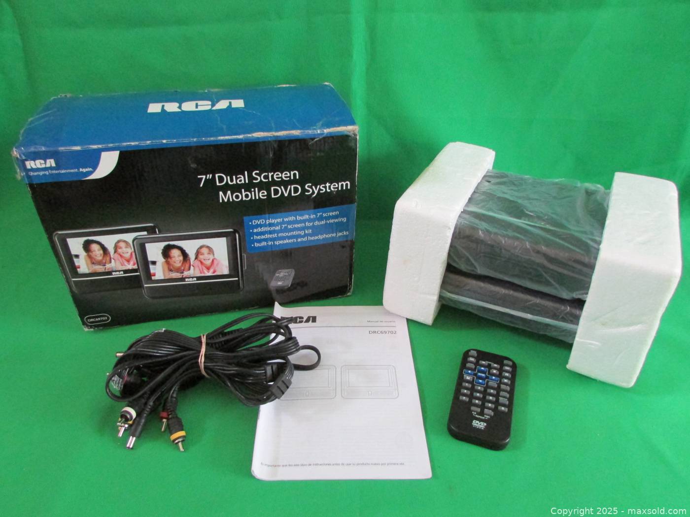 7" Dual Screen Mobile DVD System and 3 Digital Picture Frames | Maxsold