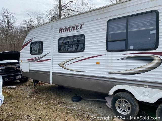 31 Ft Hornet Travel Trailer | Maxsold
