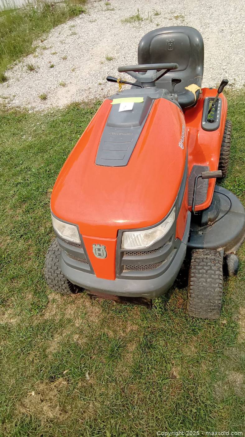 Husqvarna YTH20K46 riding lawn tractor | Maxsold