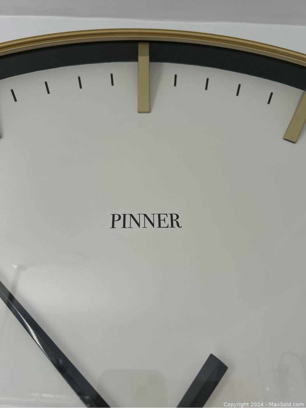 30 Inch Pinner Wall Clock Gold-Toned Frame | Maxsold