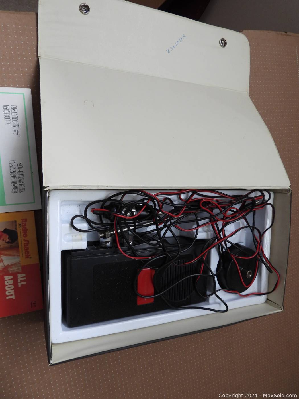 Realistic 40-Channel Two-Way Emergency Citizens Band System with Owner ...