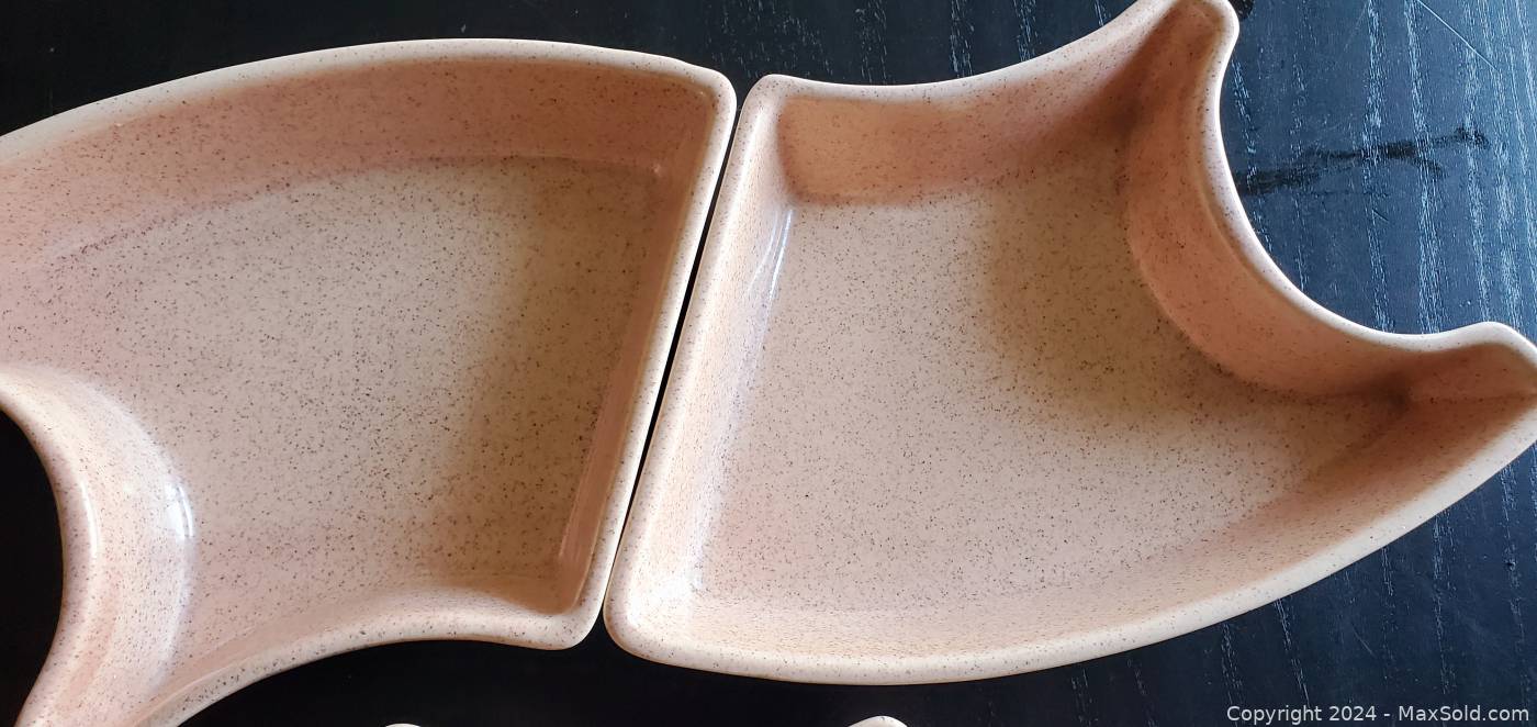 Vintage West Coast USA Pottery Pink Flecked Snack Dishes x 3 | Maxsold