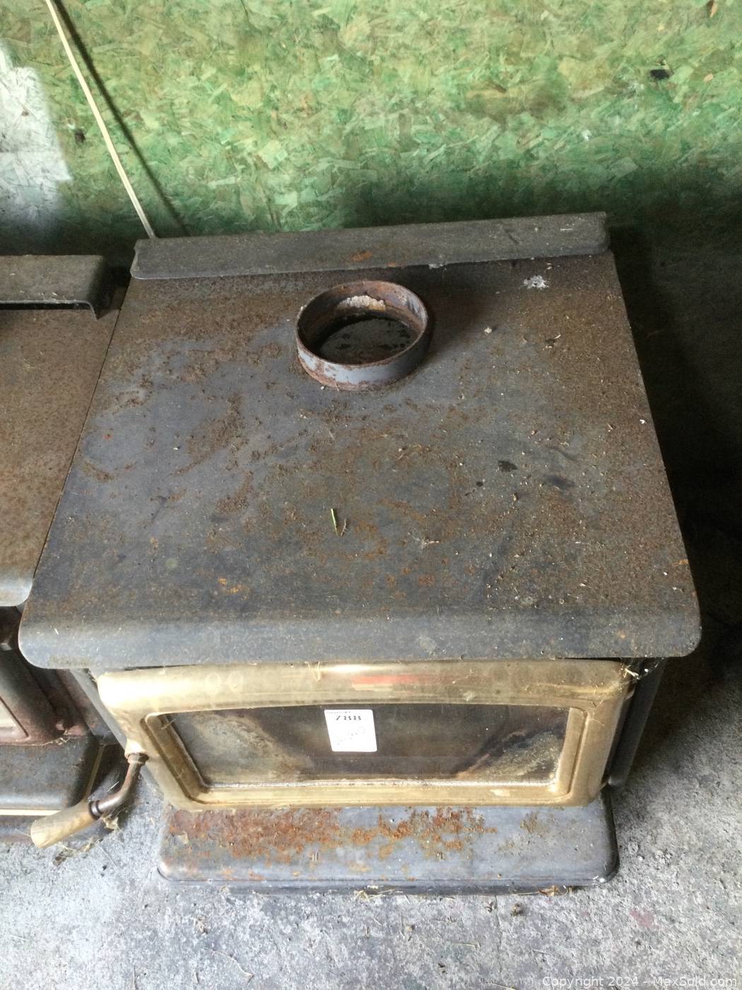 Heavy Steel Wood Stove with Insulated Chimney Pipe | Maxsold