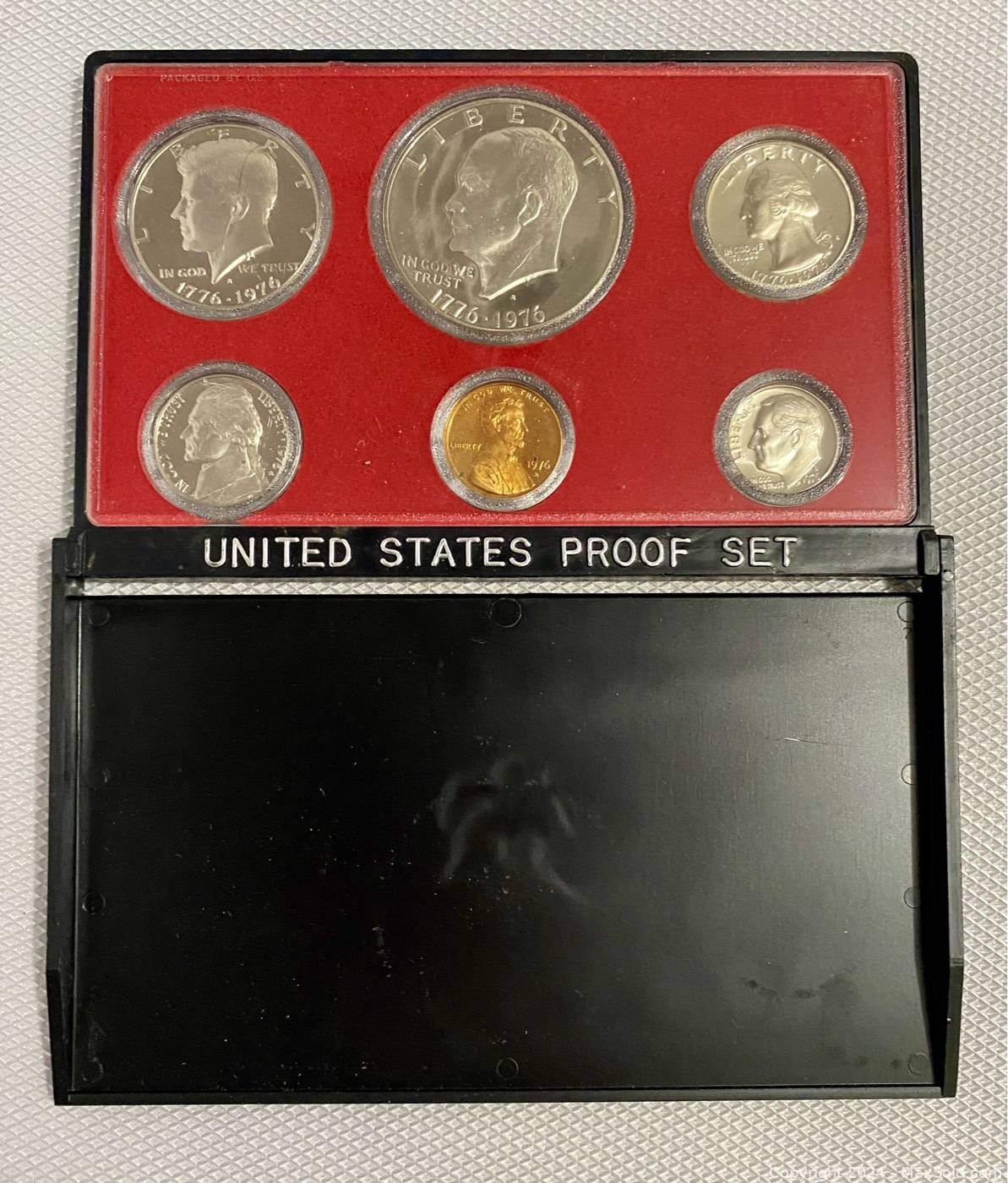 1976 US S Proof Bicentennial Coin Set | Maxsold