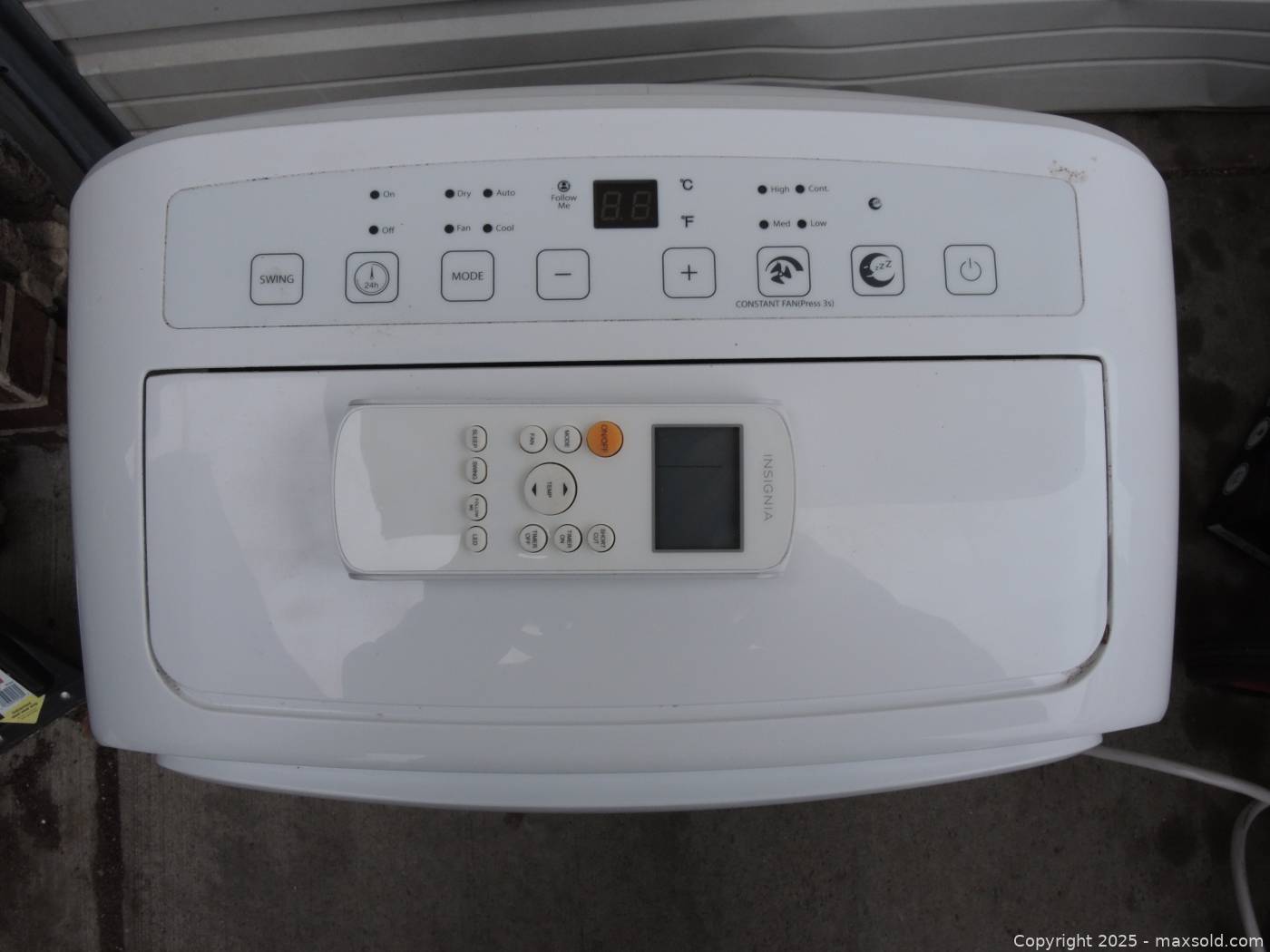 Insignia 12,000 BTU portable air conditioner with remote | Maxsold
