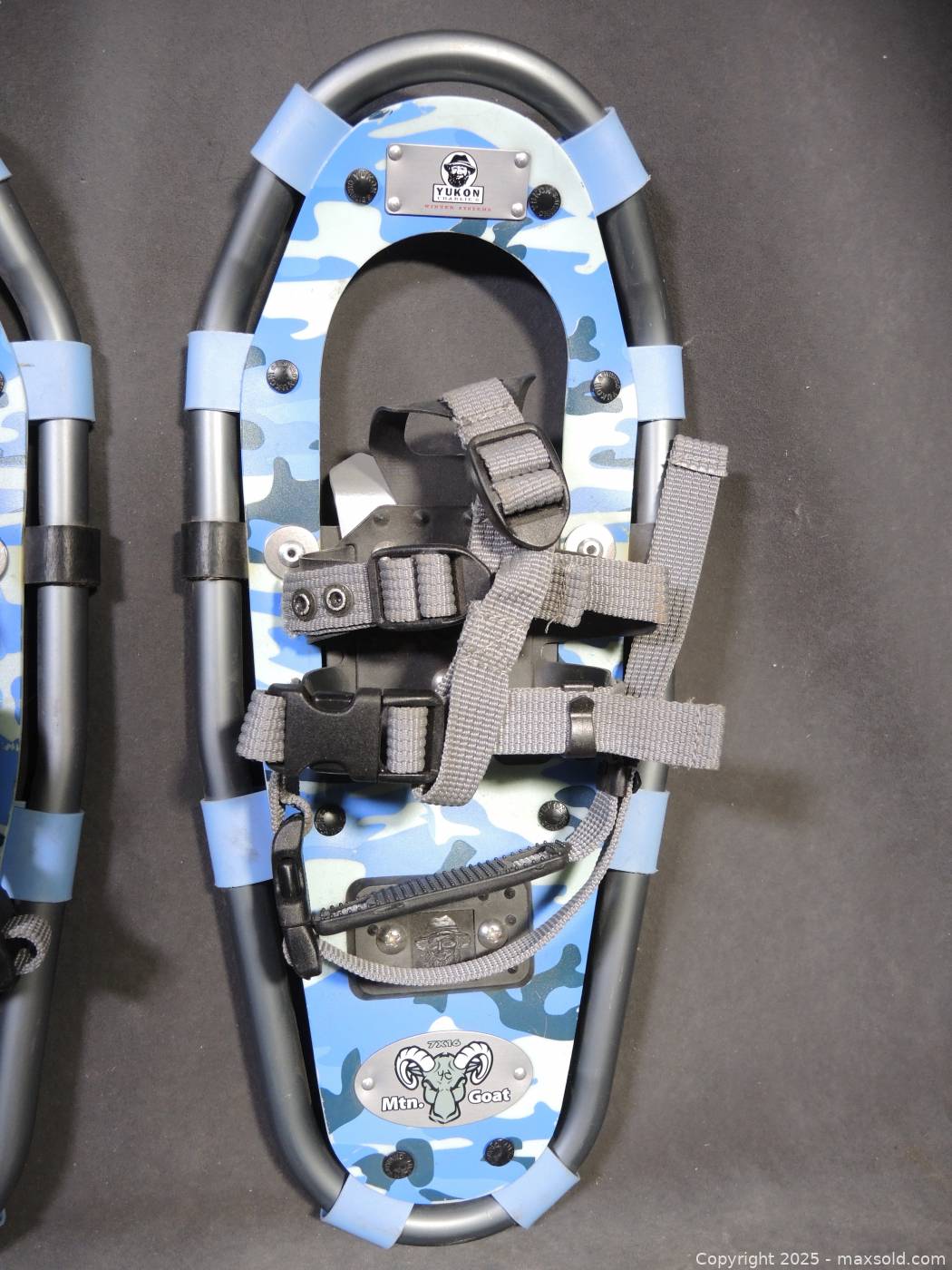 Mountain Goat 7" x 16" aluminum snowshoes | Maxsold