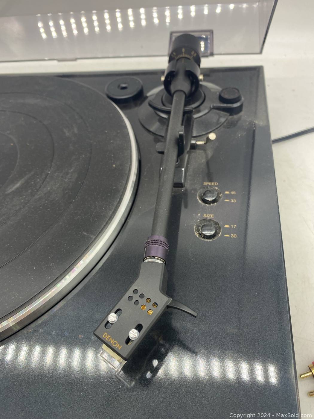 Denon DP-300F Fully Automatic Turntable Record Player | Maxsold