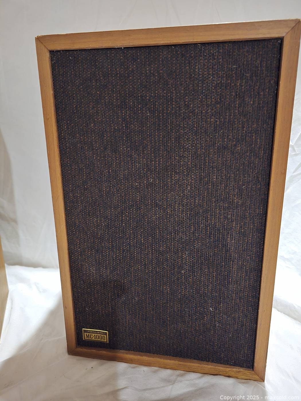 Realistic MC-1000 speakers | Maxsold