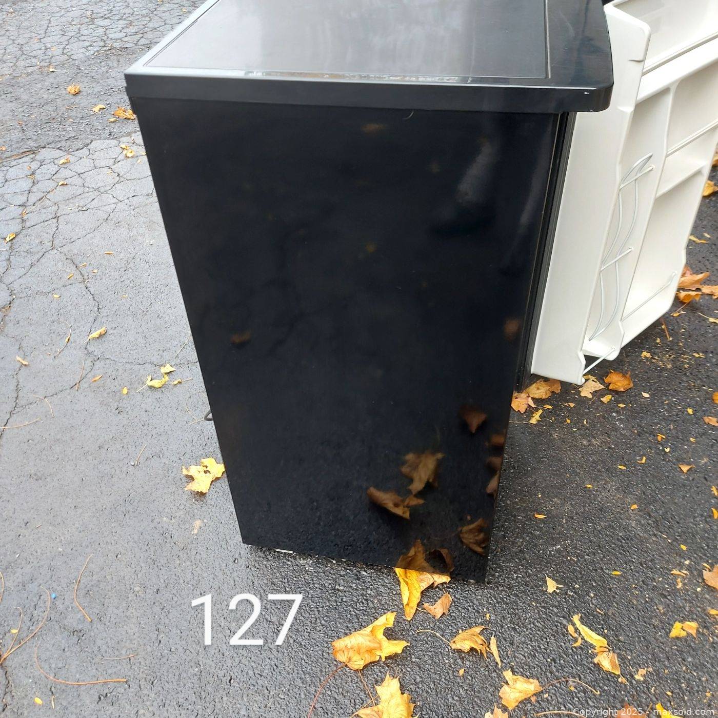 Silvania 20" stainless mini refrigerator | Maxsold
