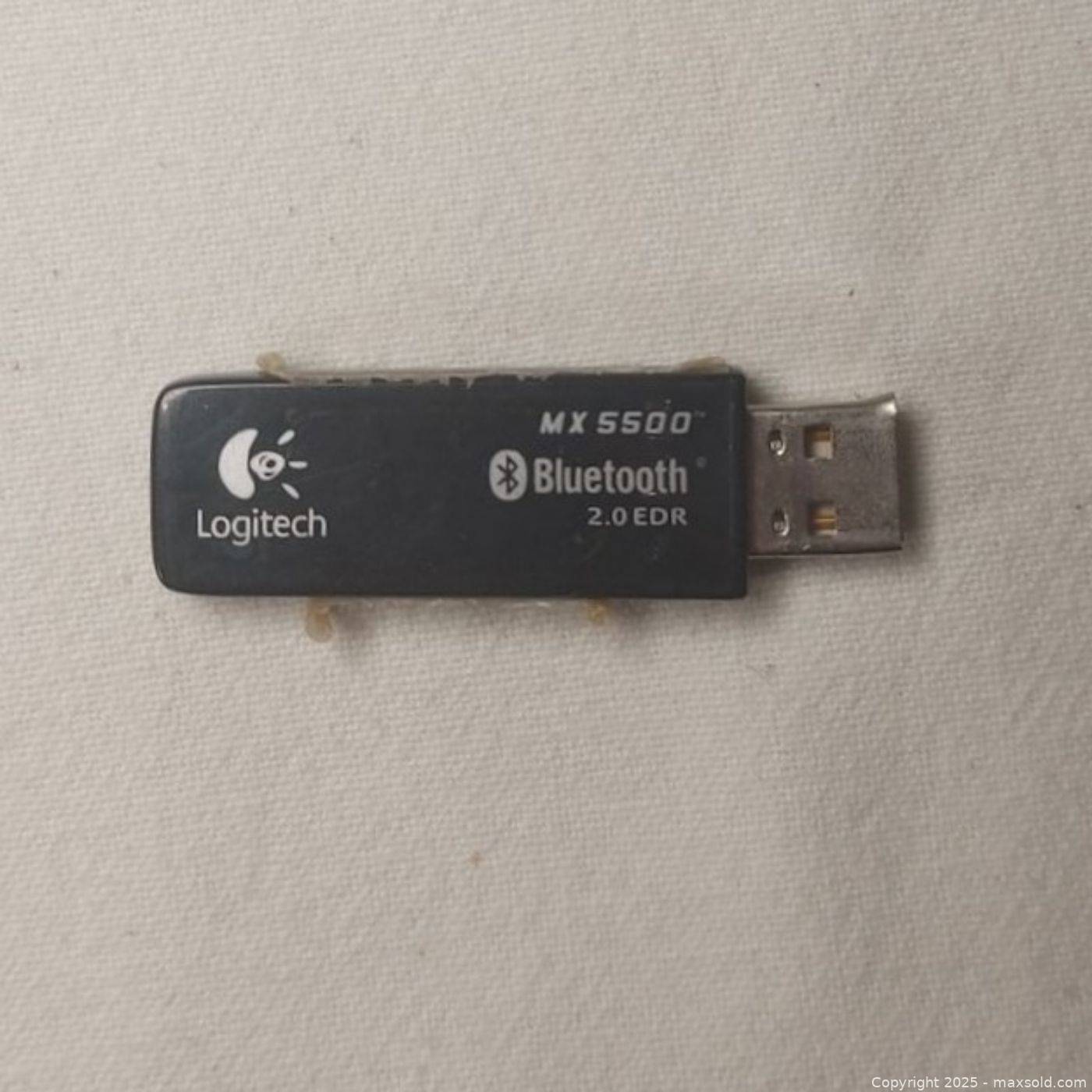USB keyboard, HDTV antenna, 2 power banks, Logitech Bluetooth adapter ...