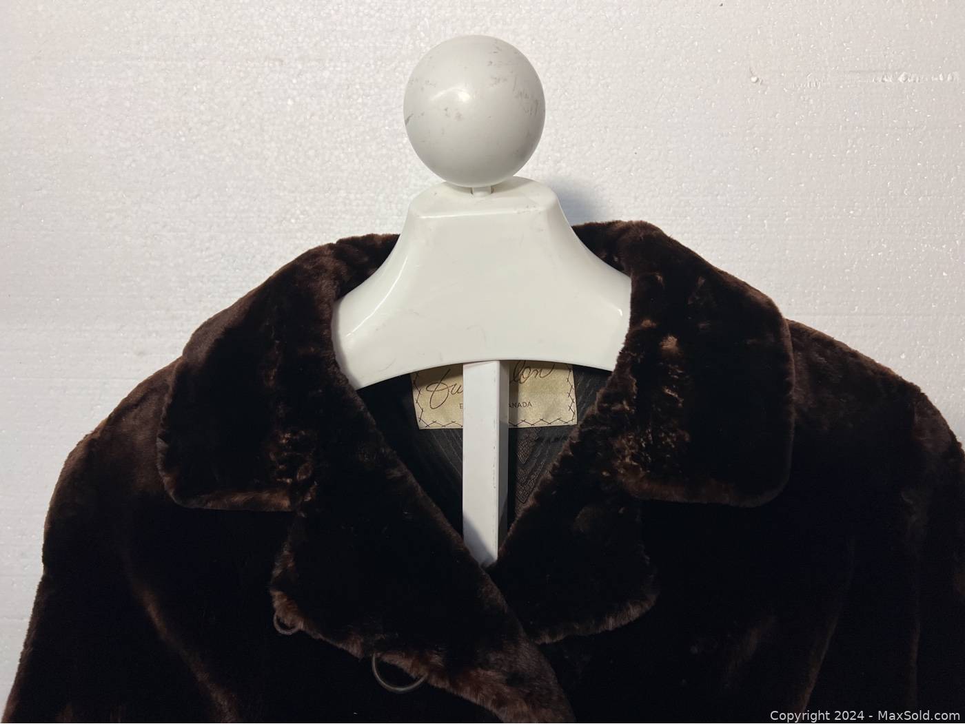 Vintage Ladies Sheer Beaver Fur Coat | Maxsold
