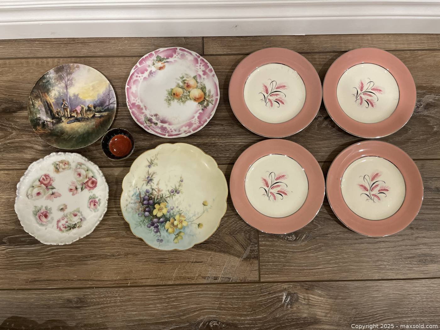 Decorative Plates Mixed Designs 14 | Maxsold
