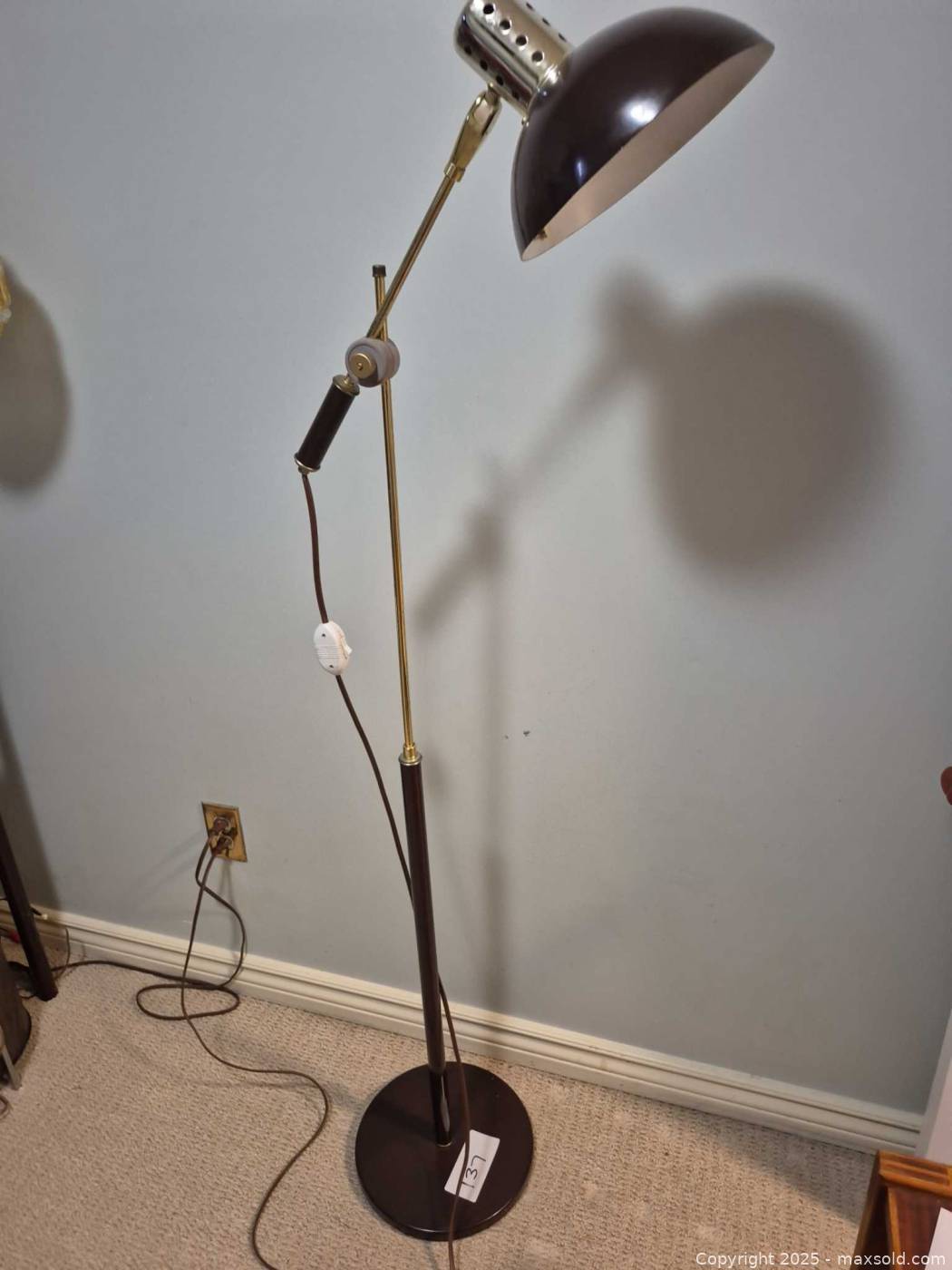 Mid-century adjustable articulating floor lamp | Maxsold