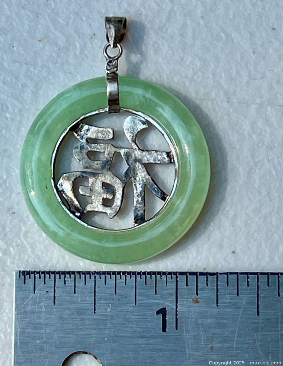 Chinese jade pendant with Fu symbol | Maxsold