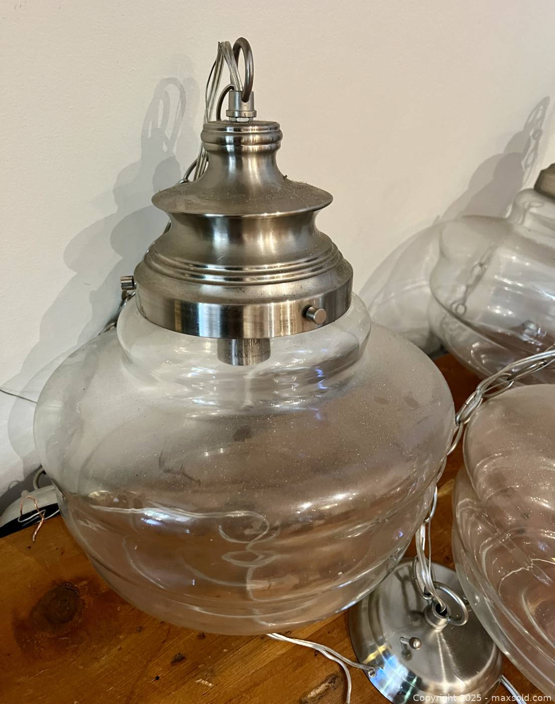 3 clear glass pendant ceiling light fixtures | Maxsold