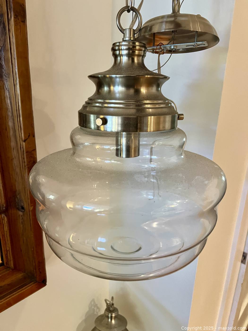 3 clear glass pendant ceiling light fixtures | Maxsold