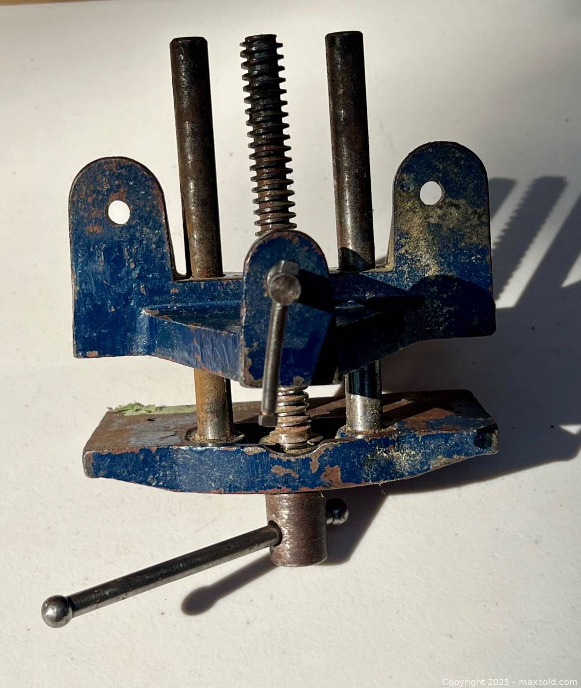 Vintage Mastercraft bench vise | Maxsold