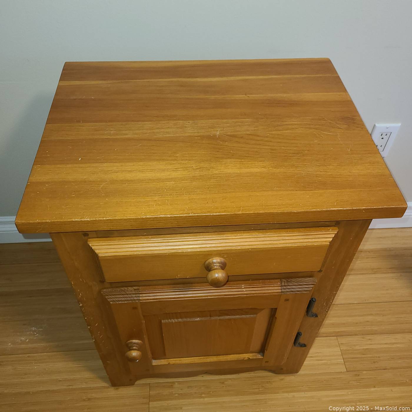 Solid Oak Night Table with Drawer and Cabinet | Maxsold