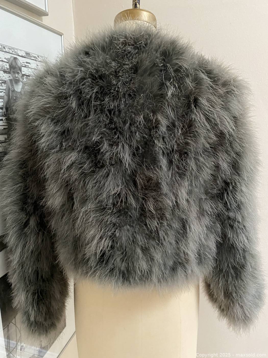 Pello Bello feather jacket size medium | Maxsold