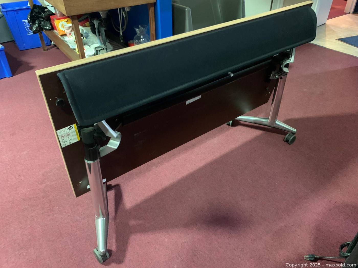 Steelcase Rolling and Folding Mobile Presentation Table | Maxsold