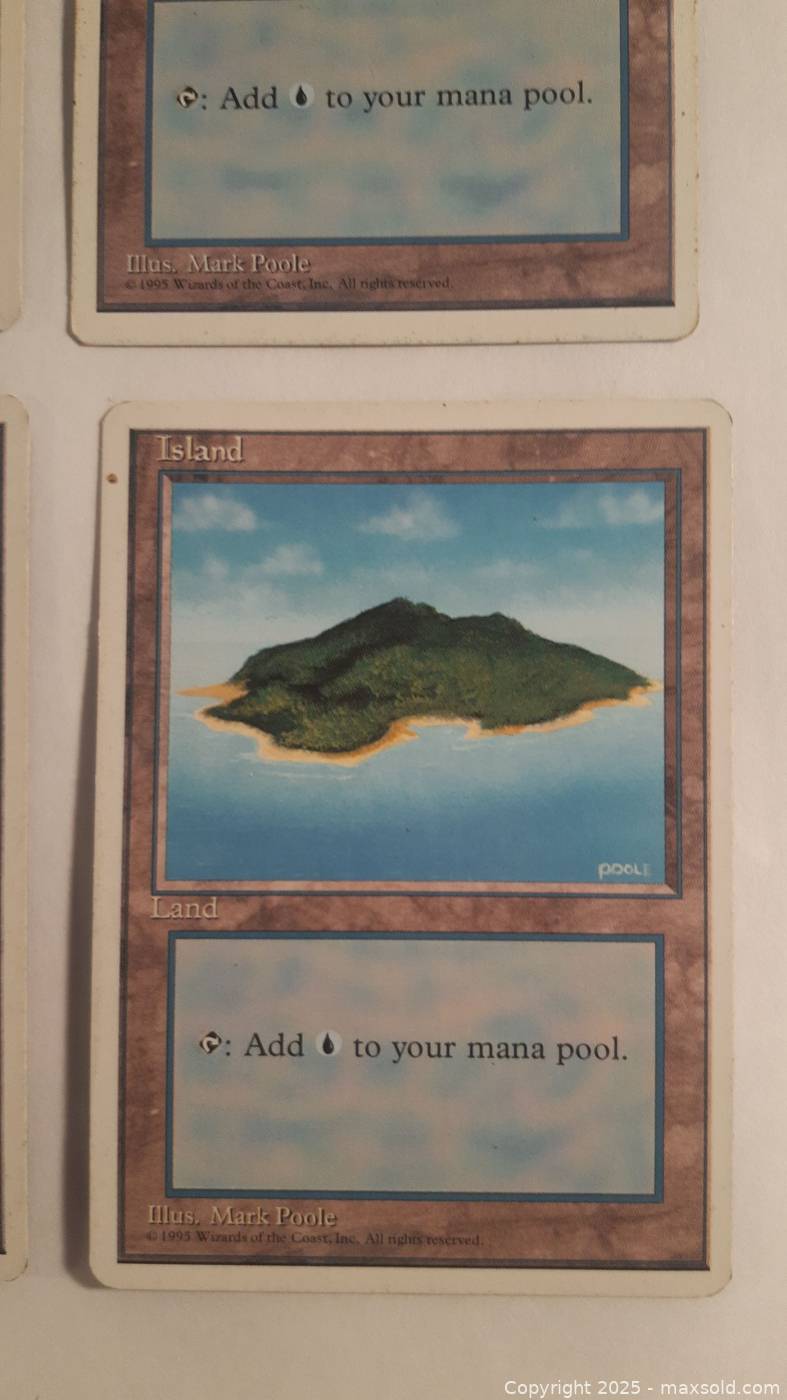 10 Magic: The Gathering Island cards, white border | Maxsold