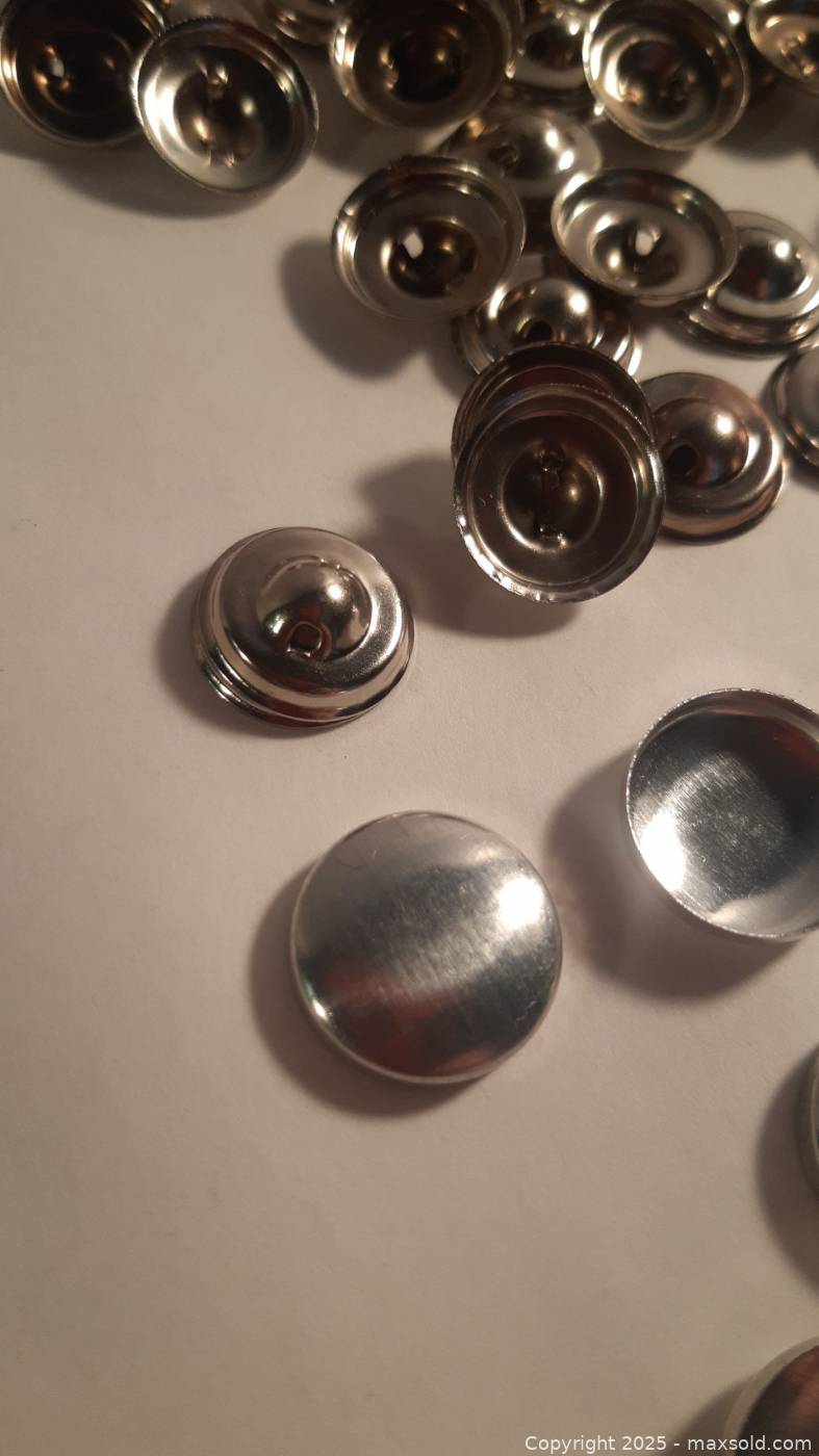 80 aluminum fabric-cover button blanks | Maxsold