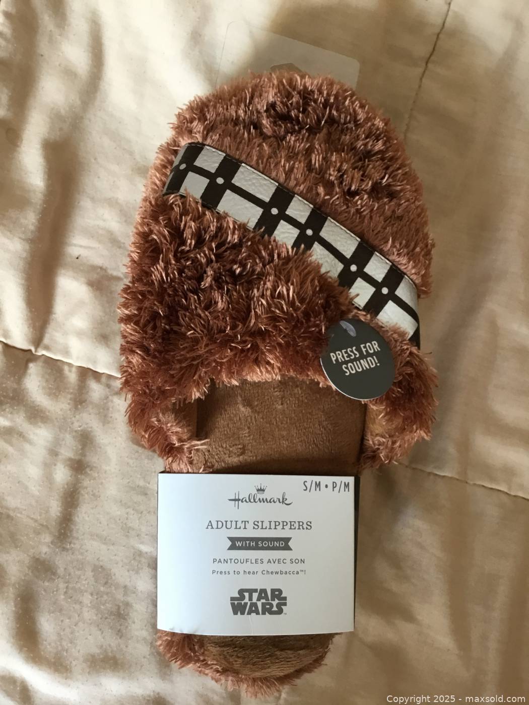 Hallmark Star Wars Chewbacca adult slippers with sound S/M | Maxsold