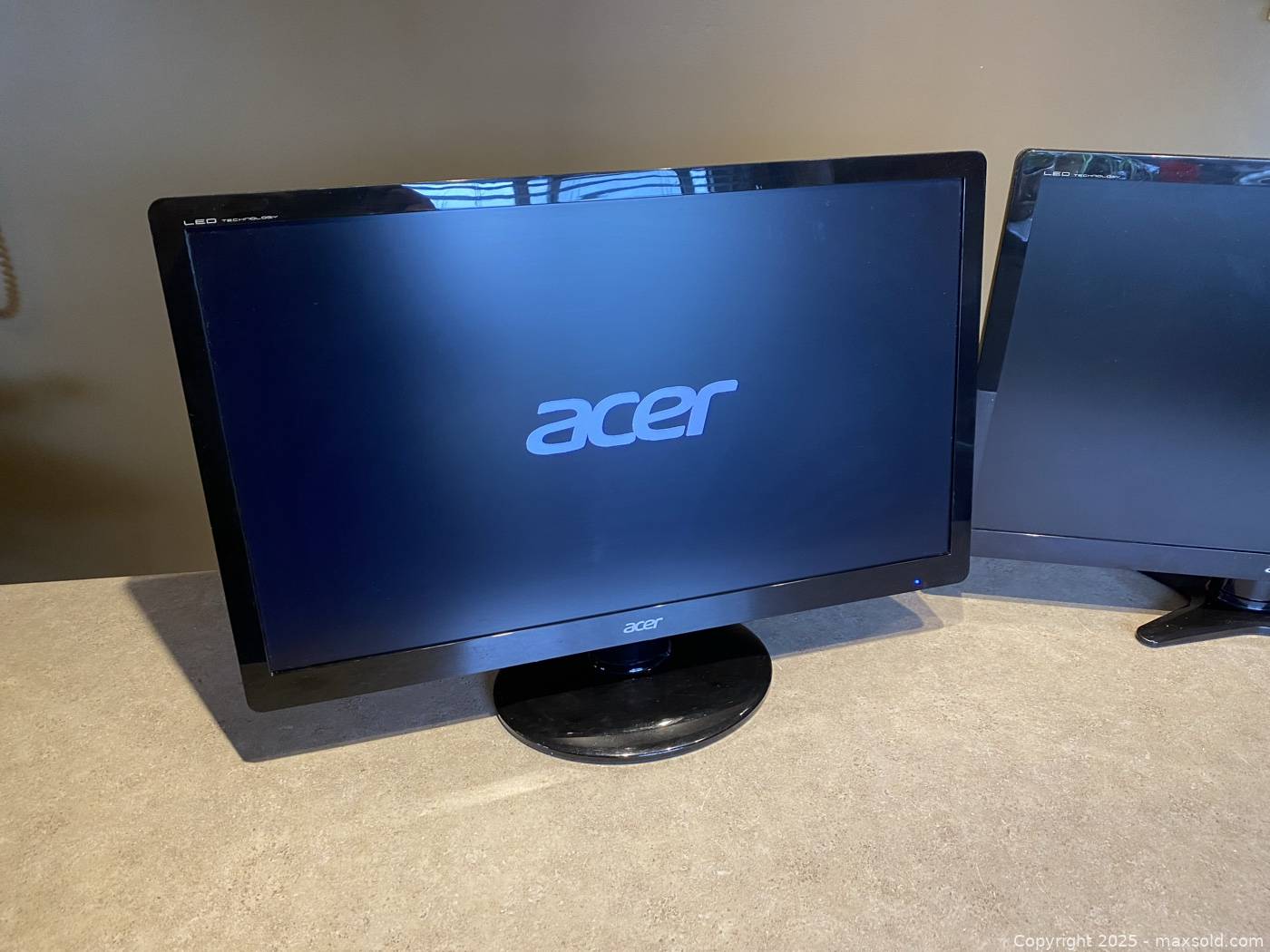Two Acer Computer Monitors | Maxsold
