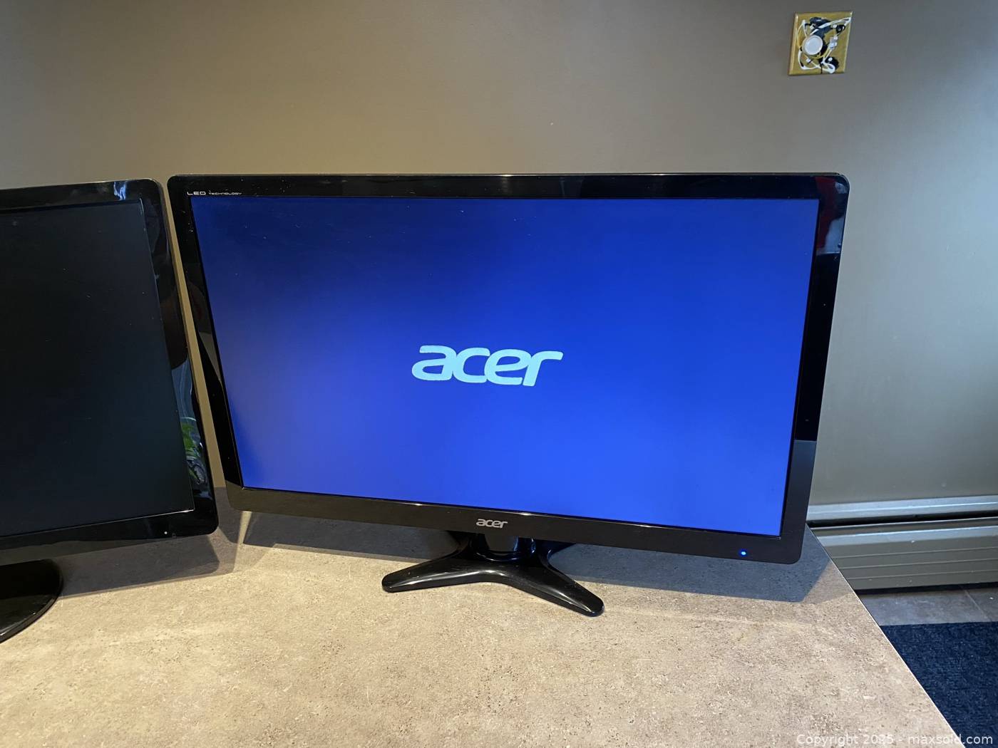 Two Acer Computer Monitors | Maxsold