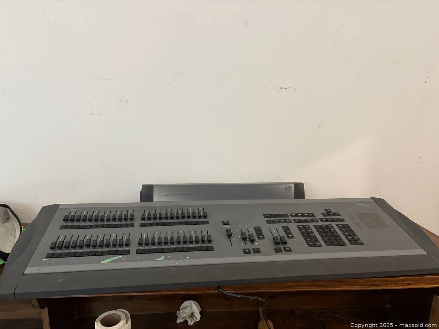 ETC Express lighting console + manual | Maxsold