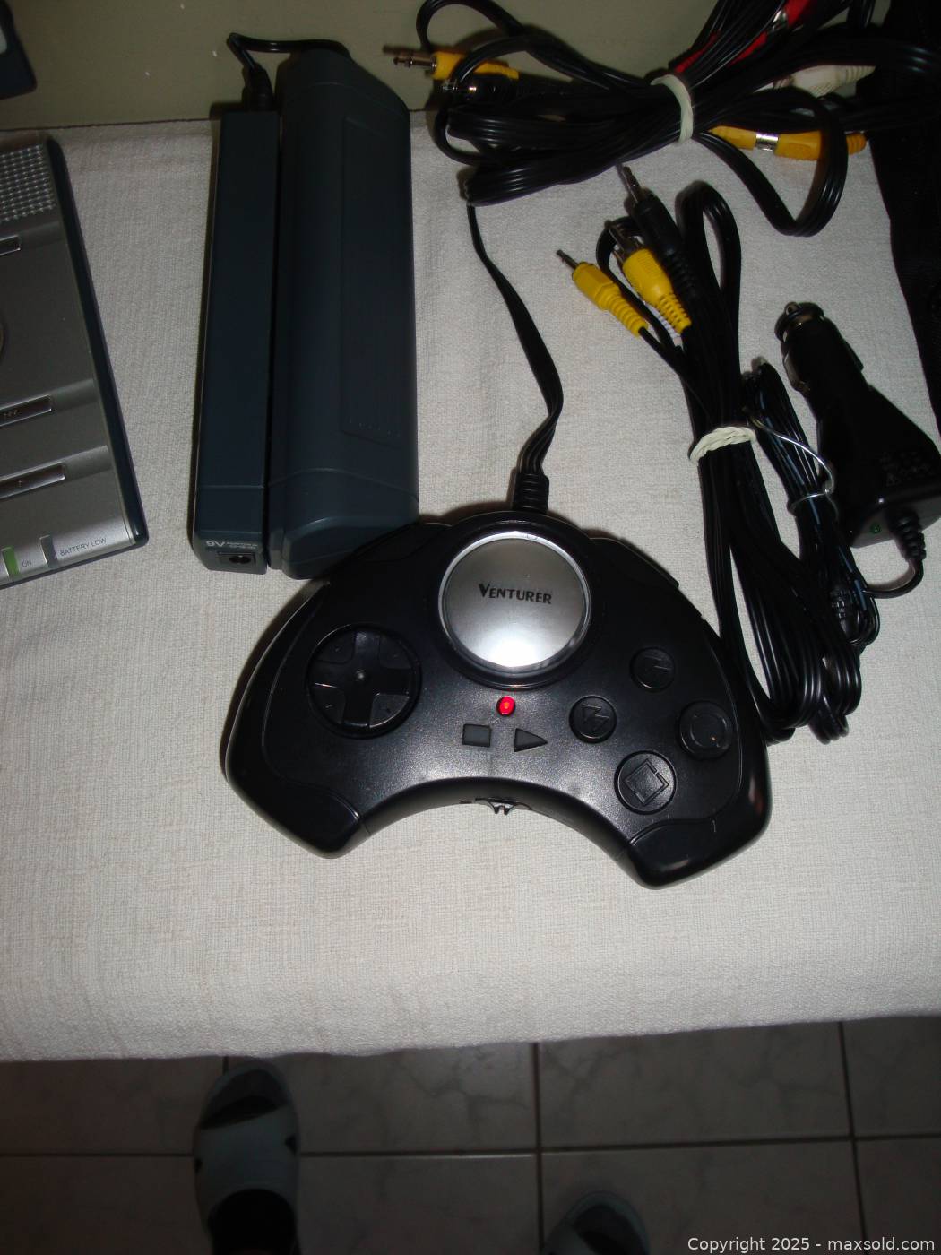 Venturer PVS1080G Portable DVD Player with Accessories | Maxsold