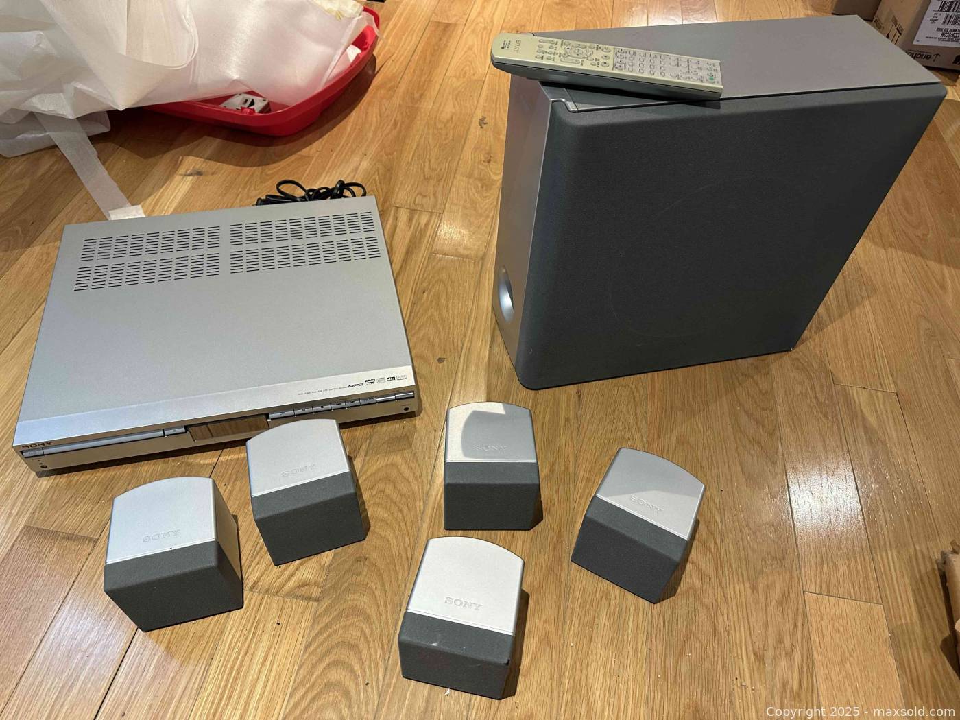 Sony Surround Sound DVD Home Theatre System DAV-SB100 with 5 Speakers ...